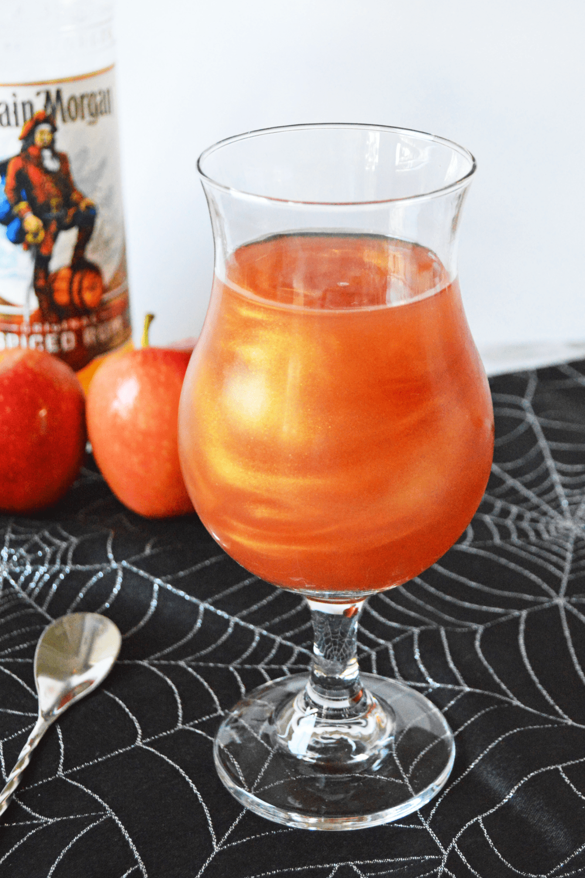 17 Glitter Cocktails to Add Sparkle to Your Night - A Grateful Meal