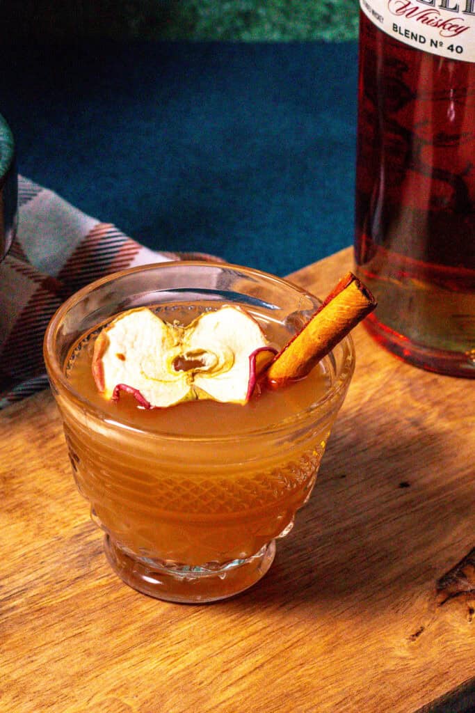 6 Outlander Cocktails to Transport You to the Highlands - A Grateful Meal